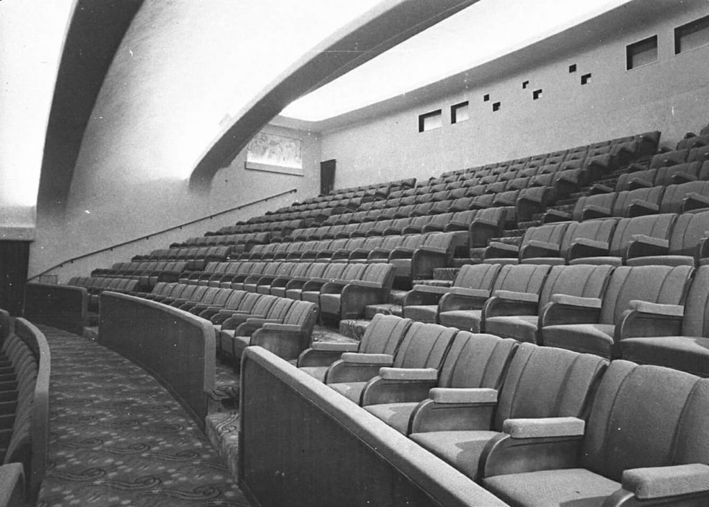 What Are The Things To Consider In A Stage Play? A Guide